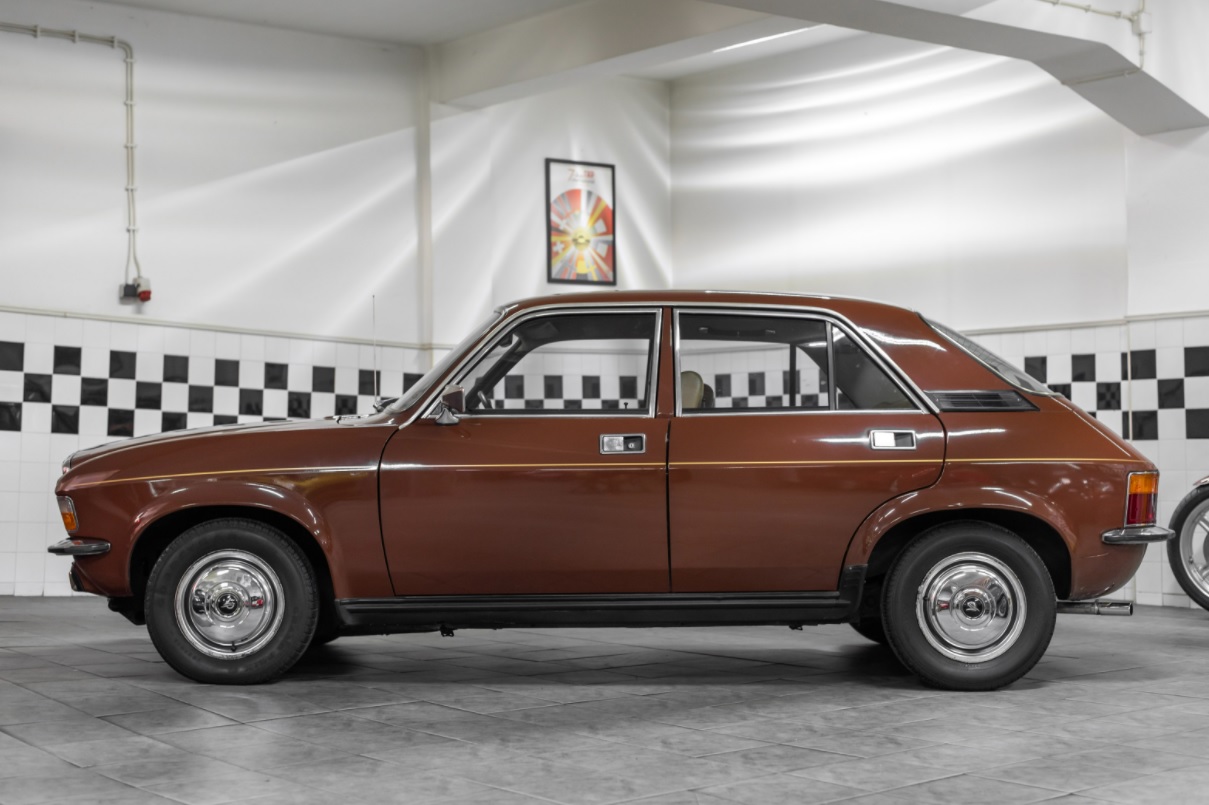 1974 Austin Allegro Vanden Plas 1500 - A "small" luxury like the big ones
